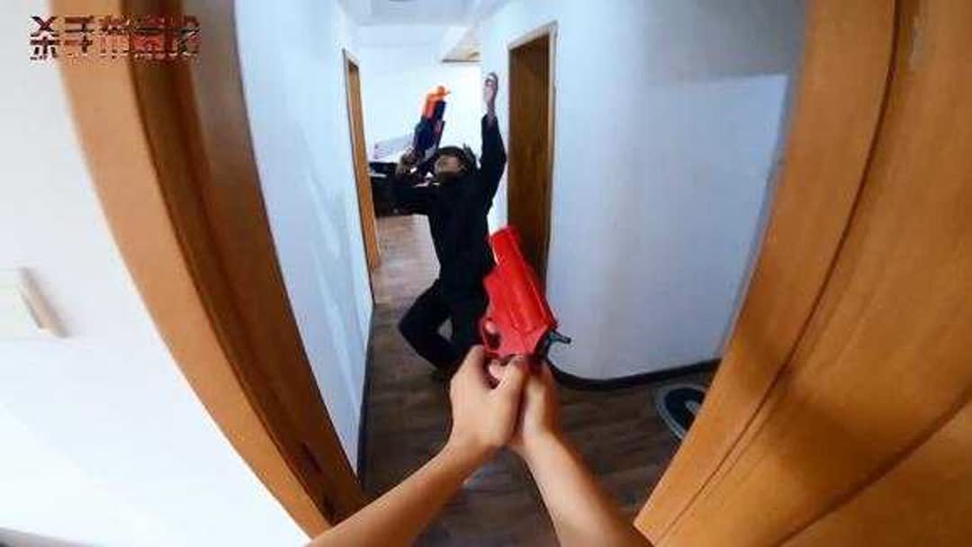 真人搞笑CS:匪徒拥有高级装备,布泰冷抢夺超级信号枪,连杀四人