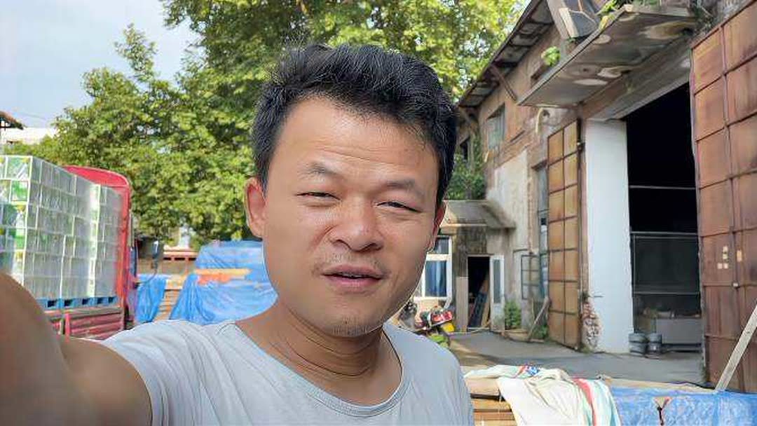 一个月时间毛利少的可怜,业务少车子还容易坏,原本的计划泡汤了