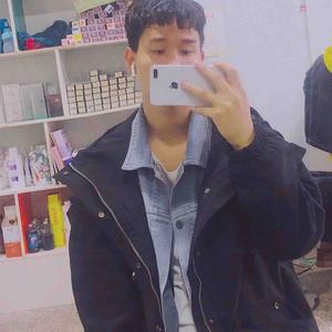 爱喝可乐的小强 