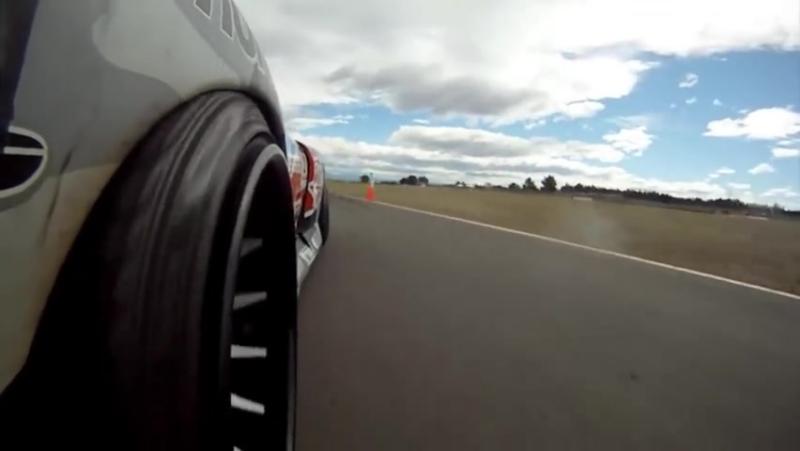 看漂移高手如何控制离合器、刹车和油门,这视角绝了。