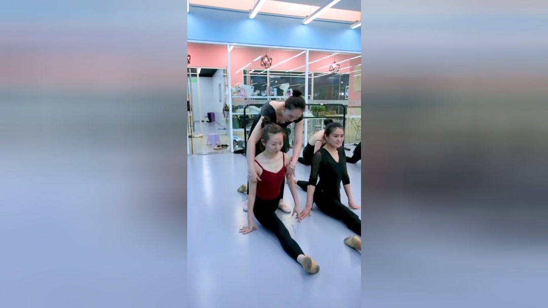 ...的路上,你们说零基础多久能下去?想看教学还是扣1哦#中国舞教练班