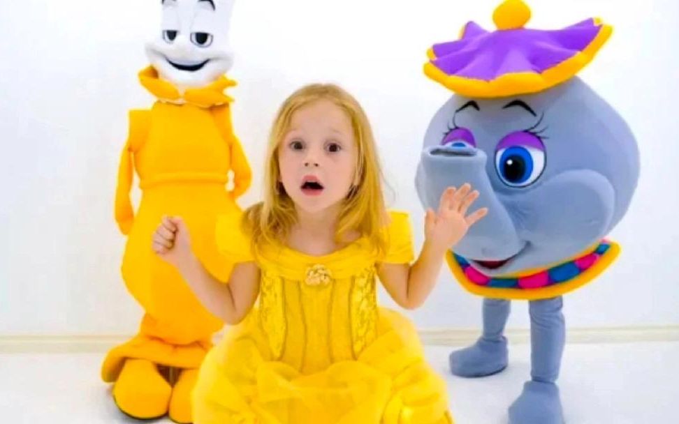 戴安娜小女孩竟然被魔法变到神奇的动画世界,这里有好多小精灵,一起...