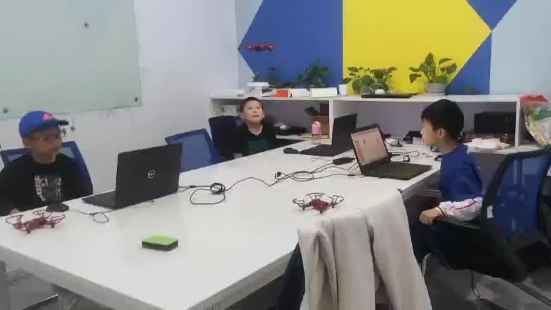 编程控制无人机,很兴奋ߙ�6月份考级加油鸭