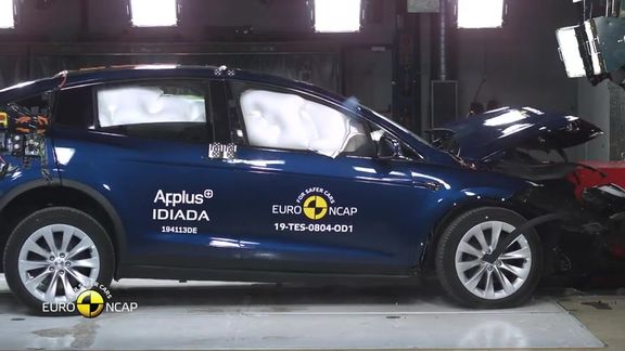 特斯拉Model X 碰撞测试视频