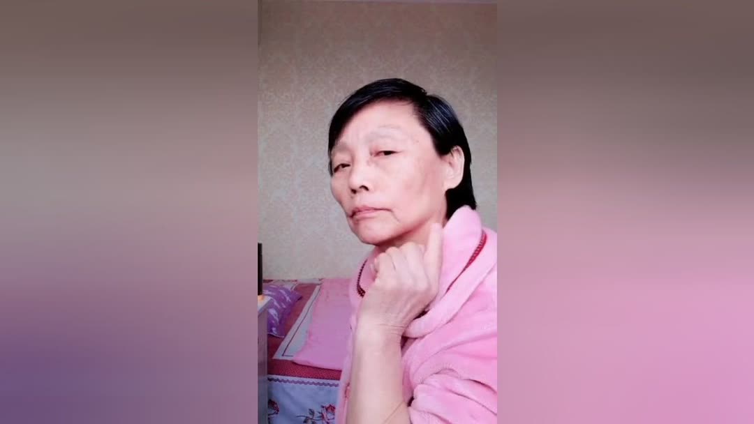 有评论说正在牙疼点按牙痛穴合谷穴下关颊车