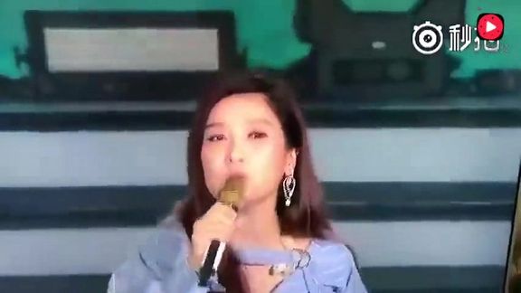 凤凰传奇!最不想看的录像!互动太尴尬了哈哈哈哈哈!