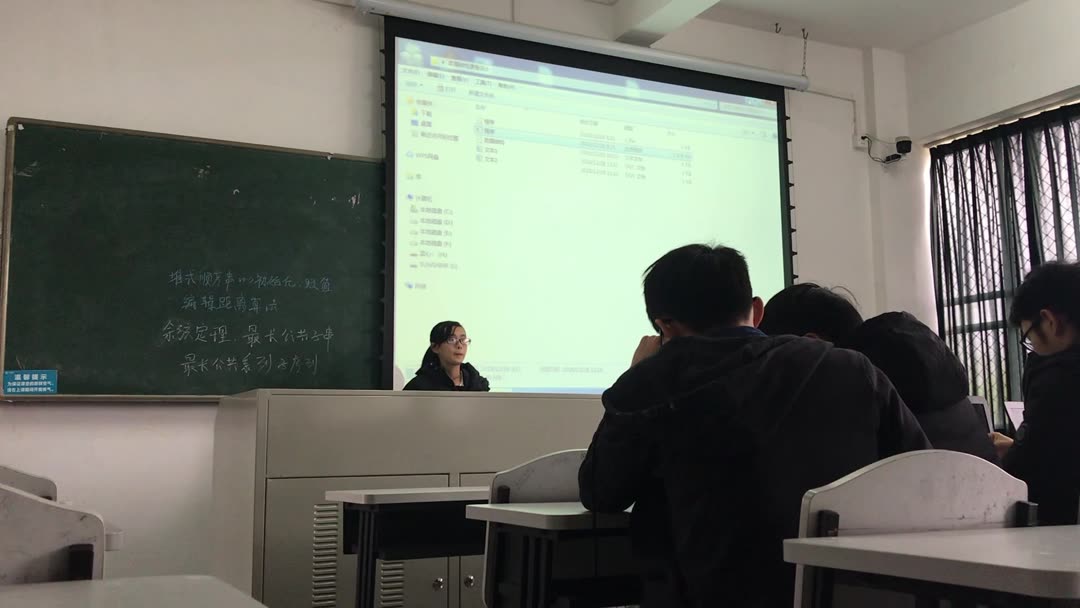 基于堆式顺序串的双文本文件查重程序