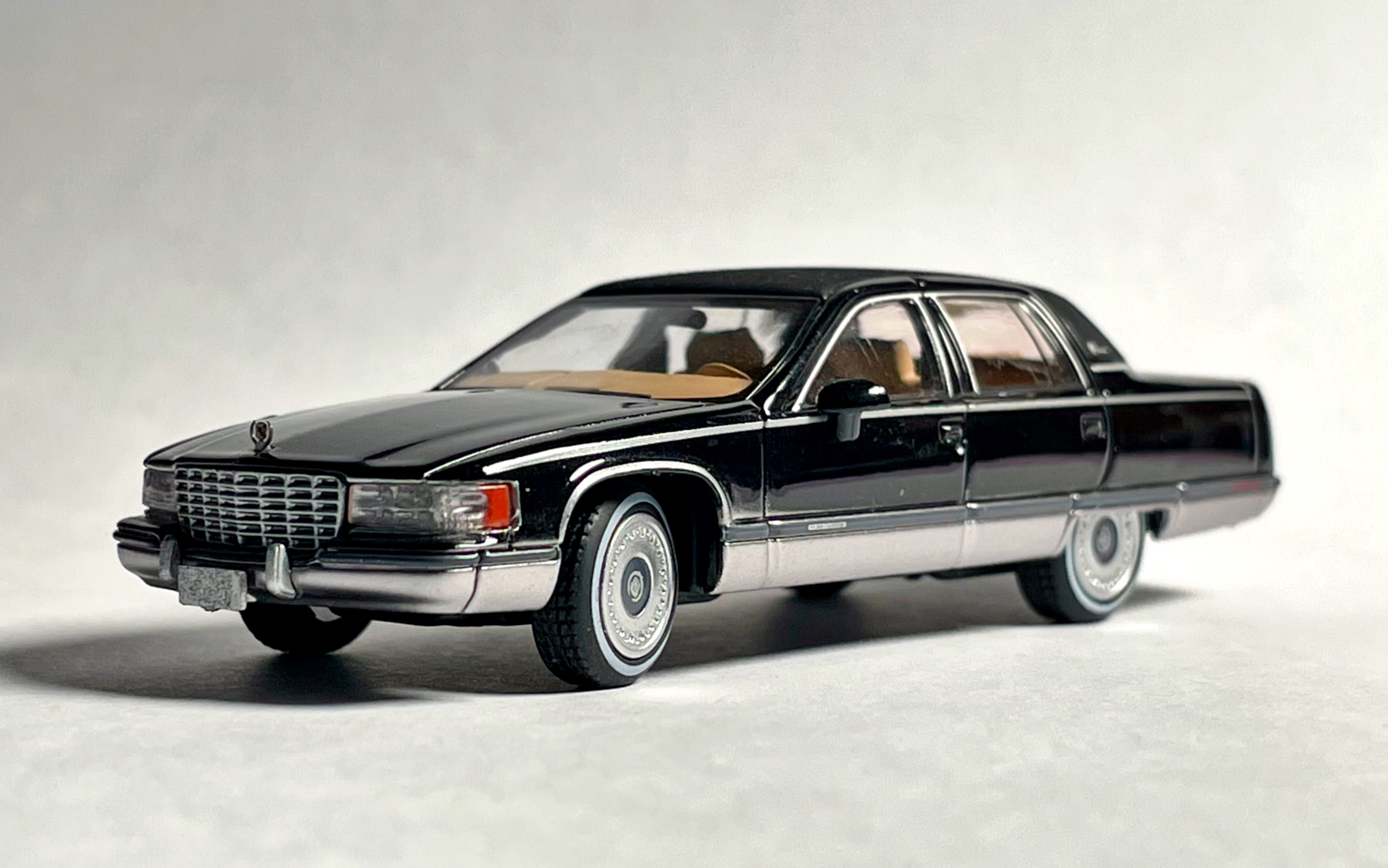 GOC 1 64 Cadillac Fleetwood 1:64凯迪拉克弗雷特伍德模型开箱评测...