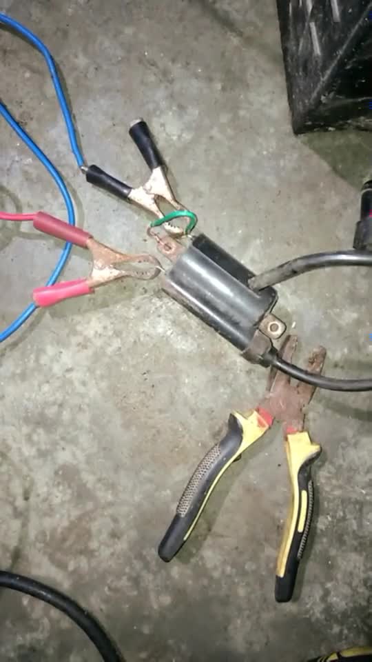 12v电瓶给摩托车高压包放电