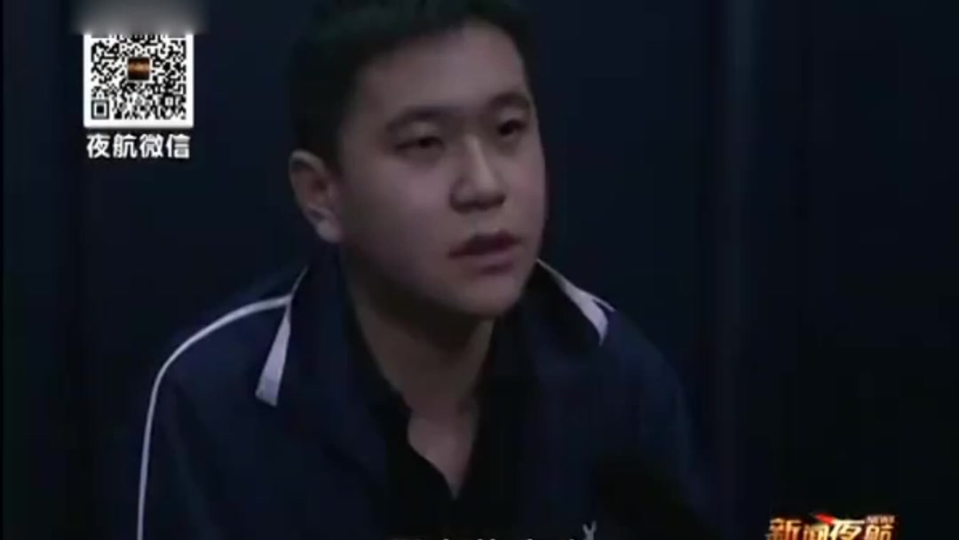 醉酒男开车不忘发微信 逆行撞警车自投罗网