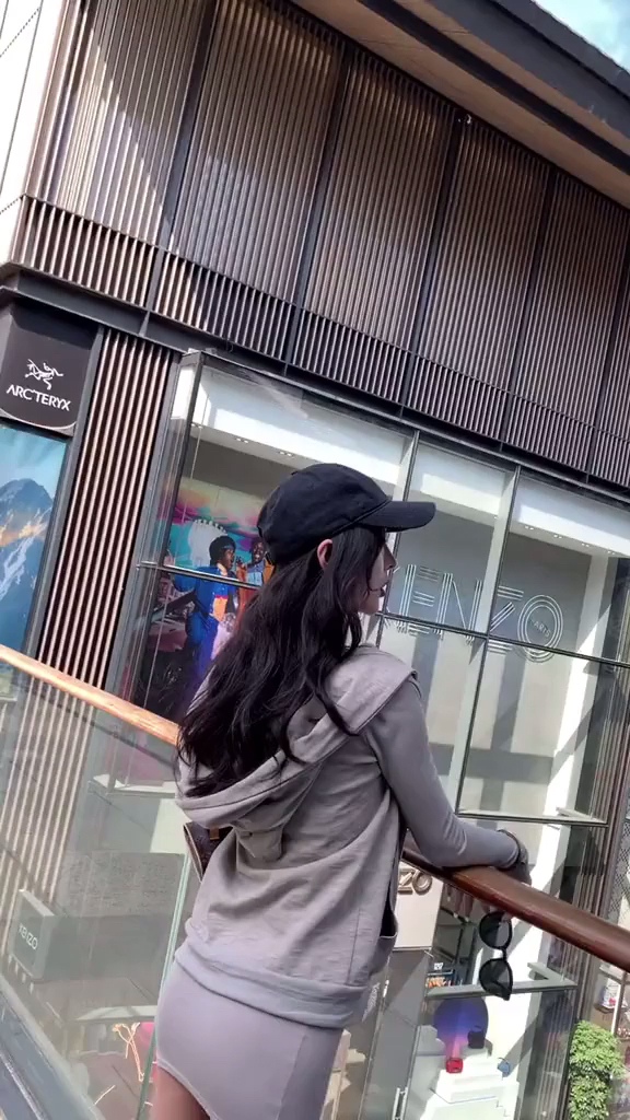 曲未终,人已散,是谁轻许了诺言,却又看淡了