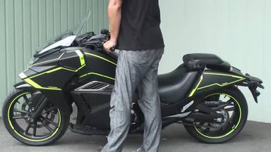 不是模型,这是本田量产车,还是自动挡