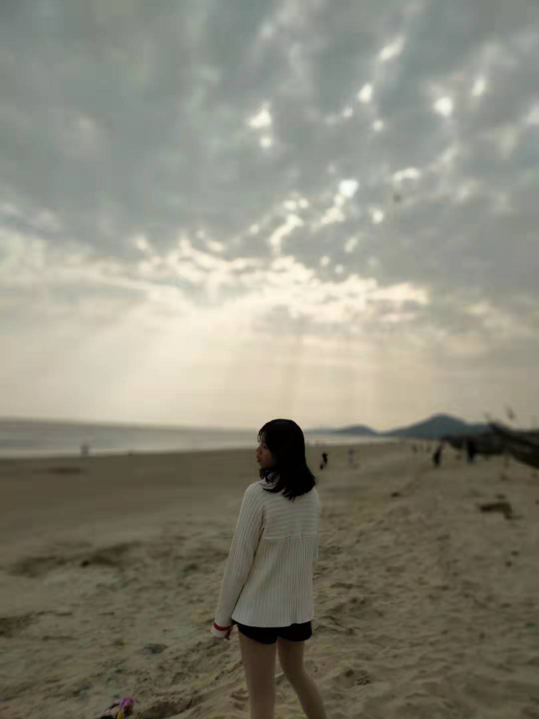 好奇阿龙 