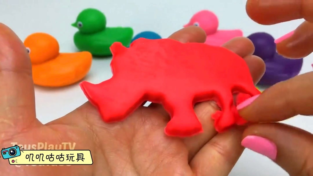 黏土制作的模型,各种动物的模型,颜色不一样还有好玩的玩具