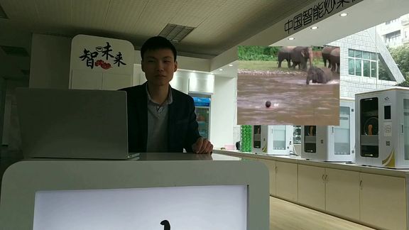 情怀枫趣闻胡扯 贴垃圾桶的表情包应该用他的脸?