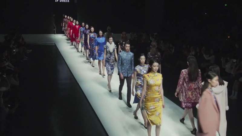 时装:难得一见的旗袍秀,模特个个白的发光,气质都温润如玉