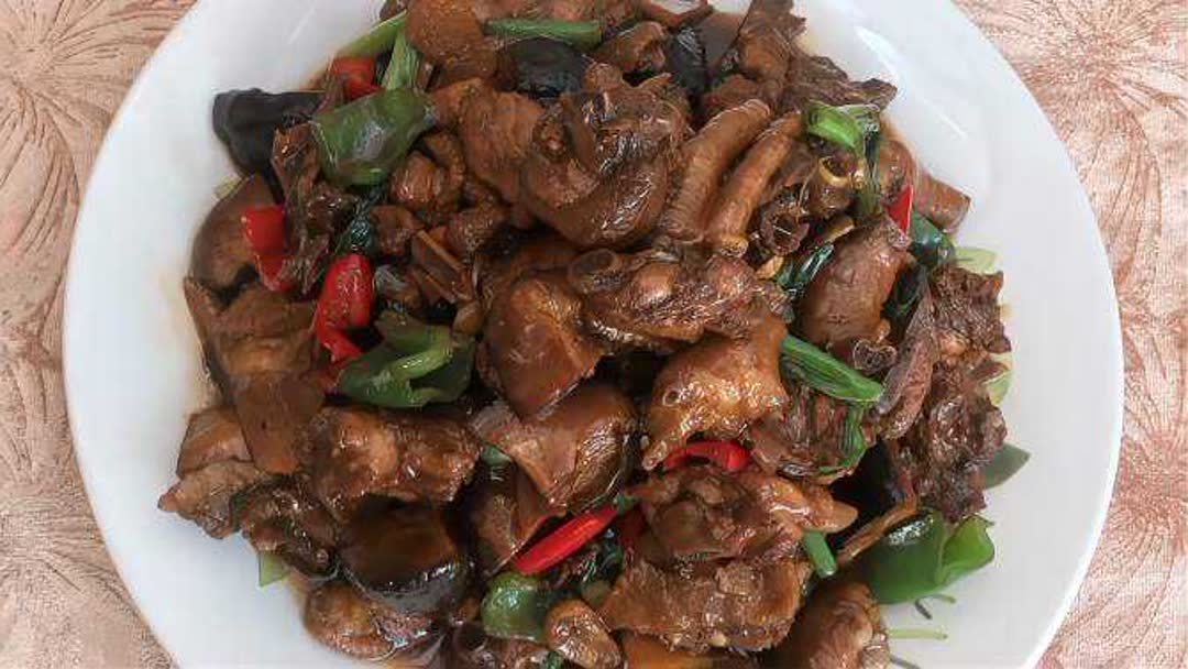 吃了几十年鸡肉,还是这种家常做法最好吃,闻香味美,下酒下饭