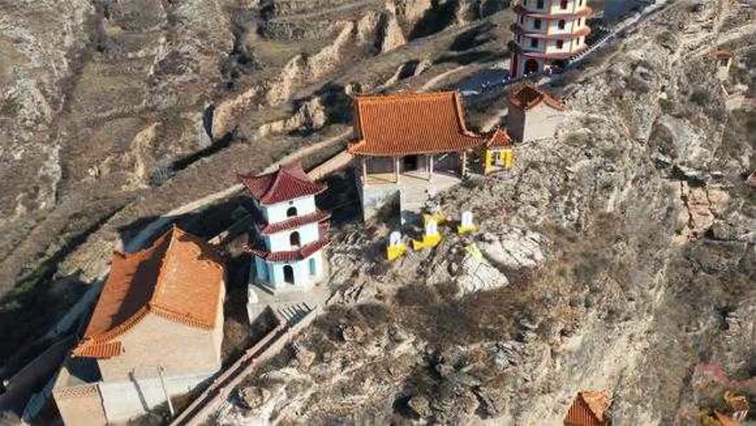 奶奶庙建了三座塔什么意思?有知道的吗