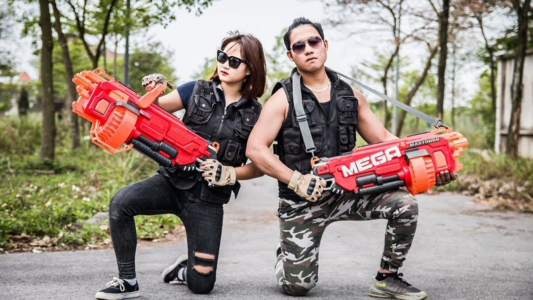 真人CS:运用技能狙击大佬