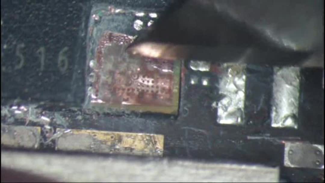 6p白苹果重启,刷机报错9,开颅手术一探CPU内部结构,飞线盘起!