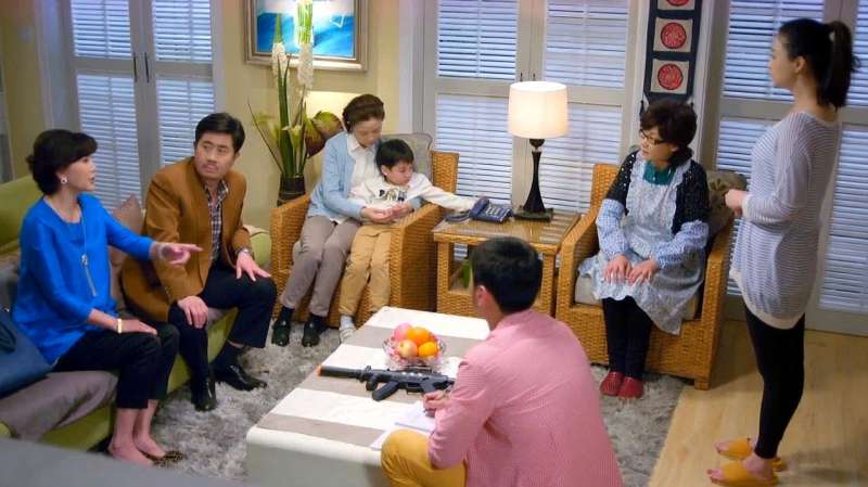 二胎:全家紧急召开家庭会议,决定怎样轮流让孩子去谁家