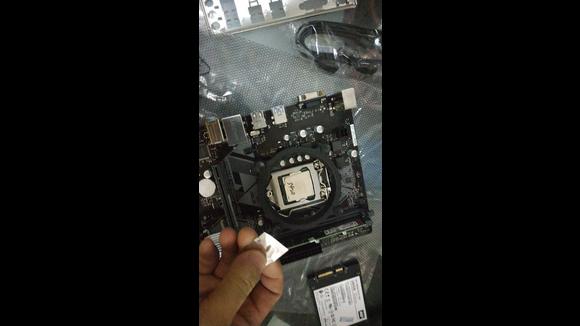 组装电脑,Asus主板硬件组装操作步骤 ㈠