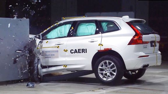 国产沃尔沃XC60到底安不安全?看看最新碰撞测试就知道了