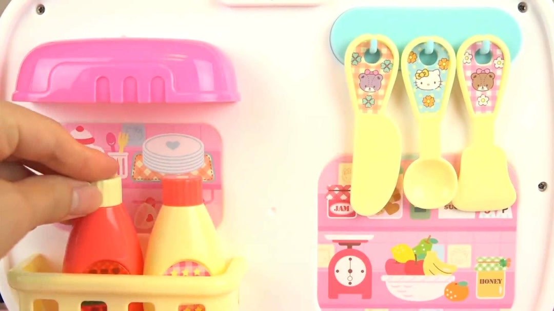 儿童益智小玩具:咪露的厨房过家家游戏