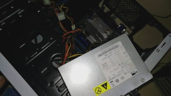 开机显示器没显示,电源风扇显卡风扇都在转,键盘不亮,求助大佬