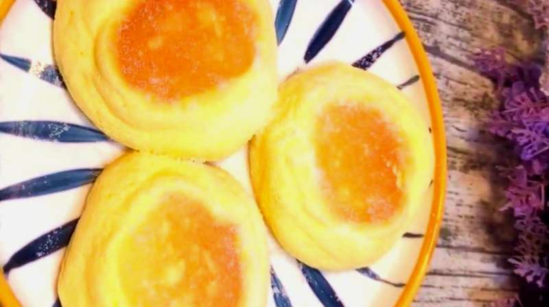 早餐奶香松饼的做法,香甜美味,学会不用买了,大人孩子都爱吃