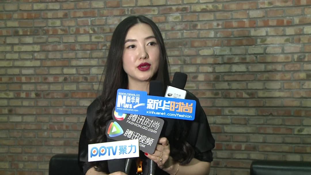 江汉大学设计学院服装表演与设计教研室 主任江莎莉