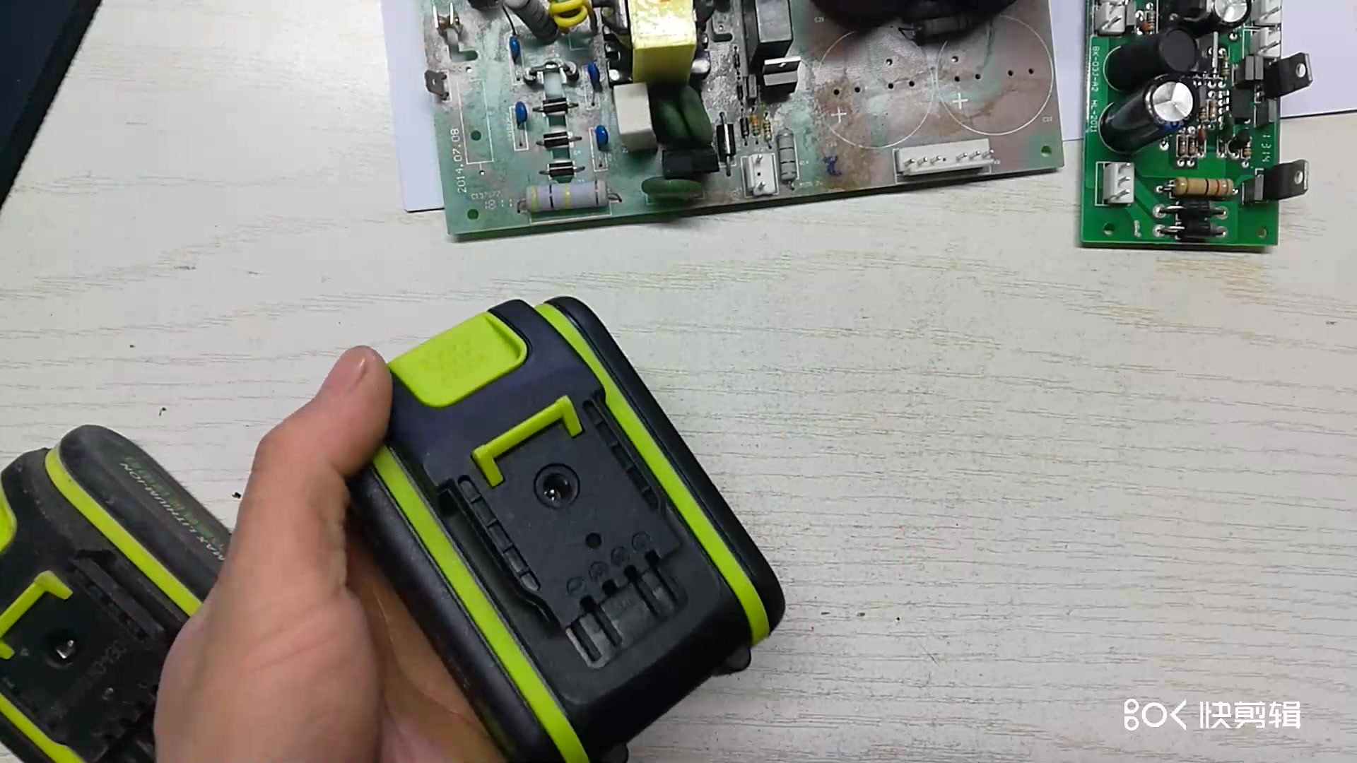 21v充电钻电池维修