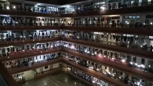 宿舍大合唱代替毕业典礼,2020届毕业生真的好惨