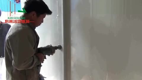 科巢豪华美观活动板房安装视频第6步安装门