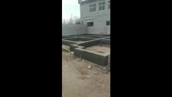 农村房子地圈梁做好了,不过也结冰了呼呼呼