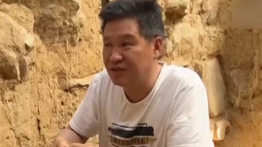 经典传奇之超级富豪大墓拥有五重防盗机关 墓室涌现众多奢侈品