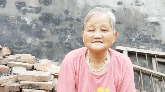 农村96岁老人能吃能喝,如今五世同堂,听起来好羡慕