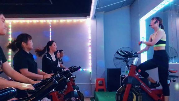 这首电音用了一年多了,太爱这首电音了ߘ�#动感单车