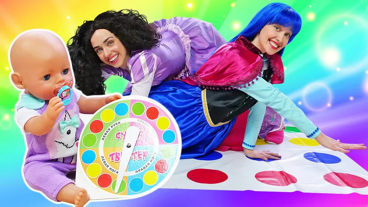 婴儿出生的娃娃和迪士尼公主藏在水里!玩洋娃娃和公主城堡。--