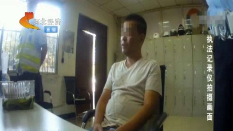 胆儿真大!垃圾堆里捡了个车牌就敢上路,还是醉驾!