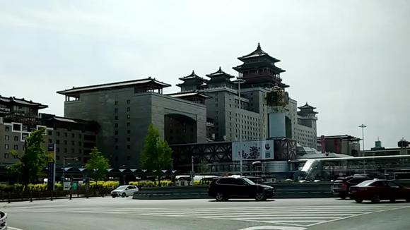 实拍北京西站,五一快到了,但客流量让人意想不到!