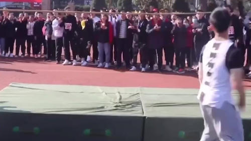 学校运动会上的各种名场面,实在是太厉害和搞笑了