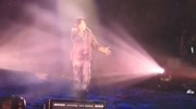 王杰演唱会现场,嗓子坏掉的歌王,气质不减