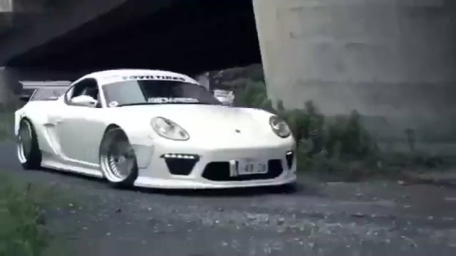 爆改奥迪RS 7真实用,居然还有"开瓶器"这一功能