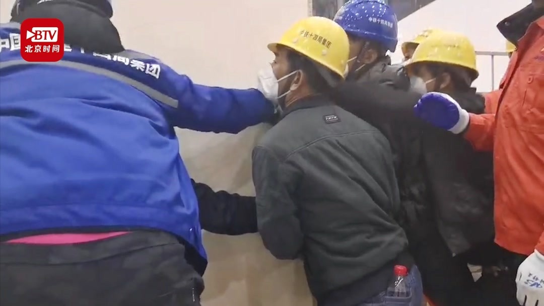 再次援建武汉客厅“方舱医院” 2000张床位已就位!
