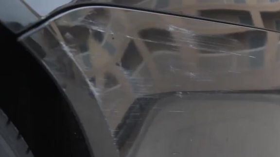 一招就能实现修复划痕!动手学起来在路上驾驶汽车,免不了会被剐蹭,...