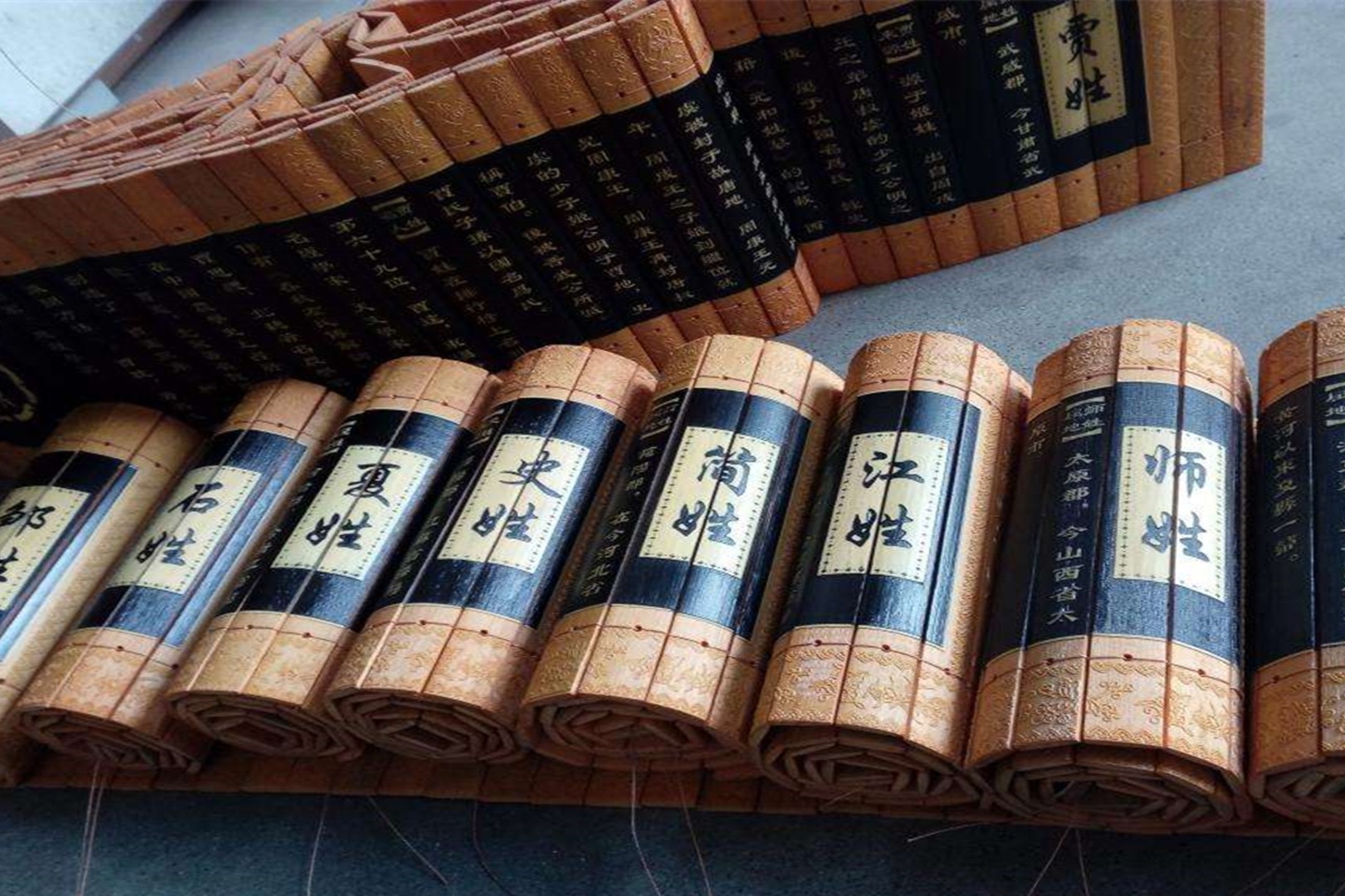 中国人一生下来,有件东西一直伴随着自己一生,但却很少有人注意