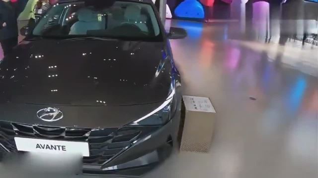 2021款现代伊兰特展示