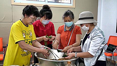 《双拥优抚情 共谱心连心》文化下午茶 粽情添新意