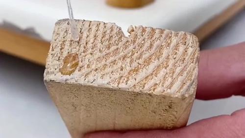 难怪城里人家具坏了从来不换,原来他们有法宝,用它修复家具一年能省...